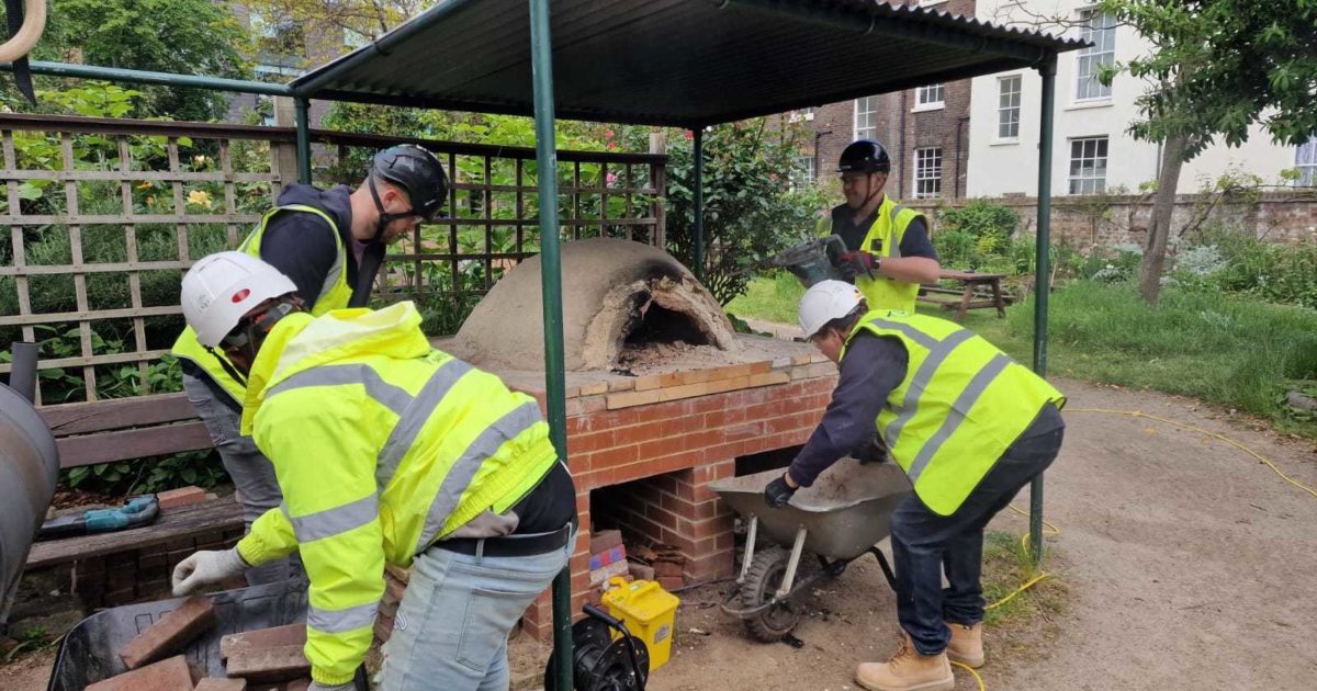 UCL Project Volunteering Calthorpe Community Garden | DGP